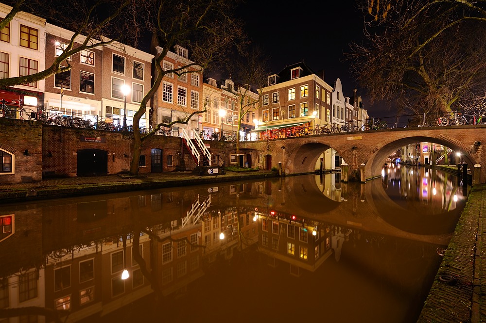 Donker Utrecht - Oudegracht met Gaardbrug
